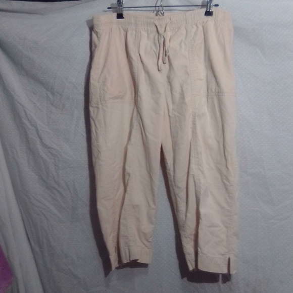 Erika | Pants & Jumpsuits | Erika Capris | Poshmark